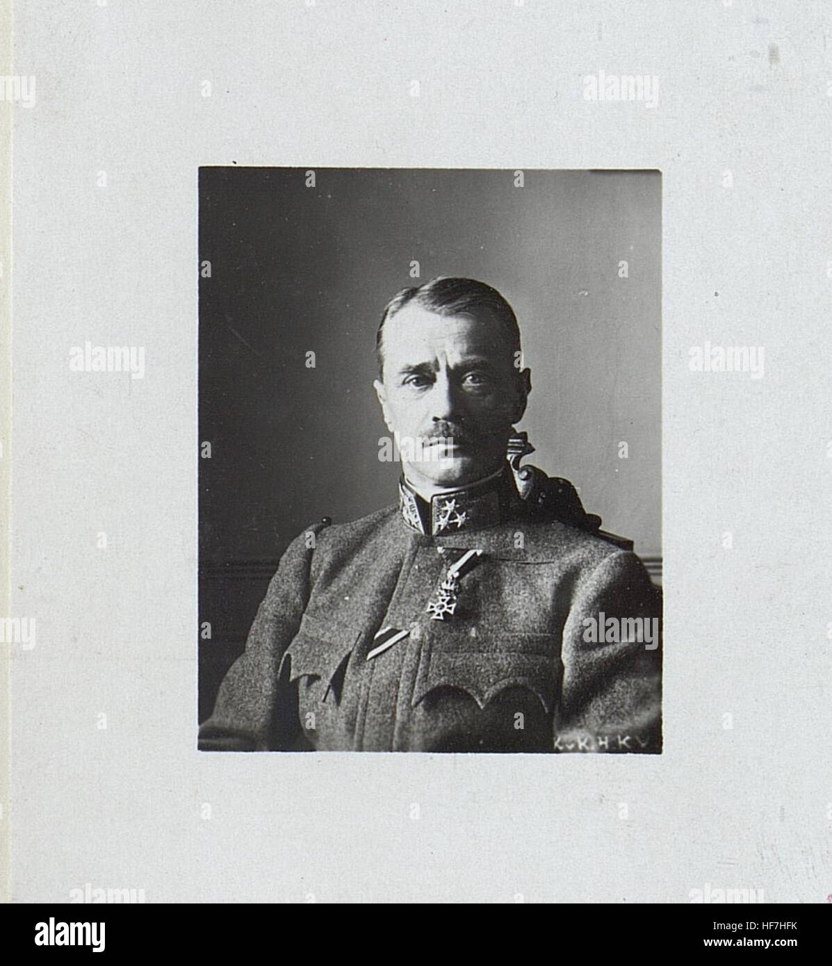Dieses Bild aus den Europeana-Sammlungen zeigt Colonel Lunzer aus dem ...