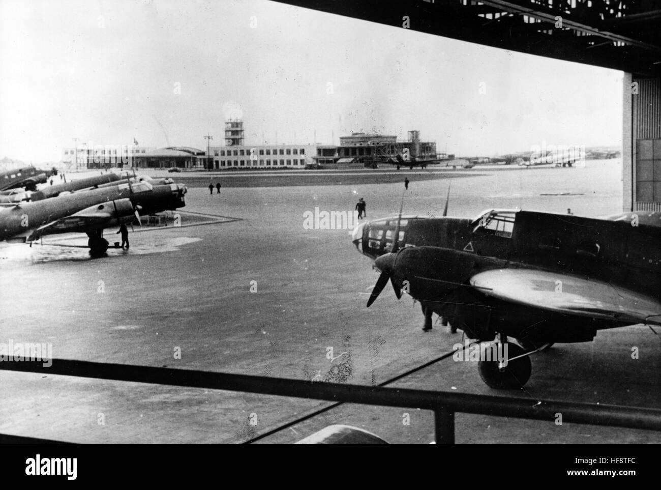 Nazi luftwaffe propaganda ww2 -Fotos und -Bildmaterial in hoher ...