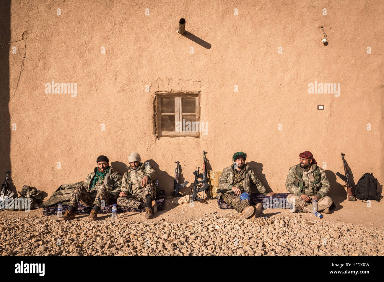 Fighters isis raqqa -Fotos und -Bildmaterial in hoher Auflösung – Alamy