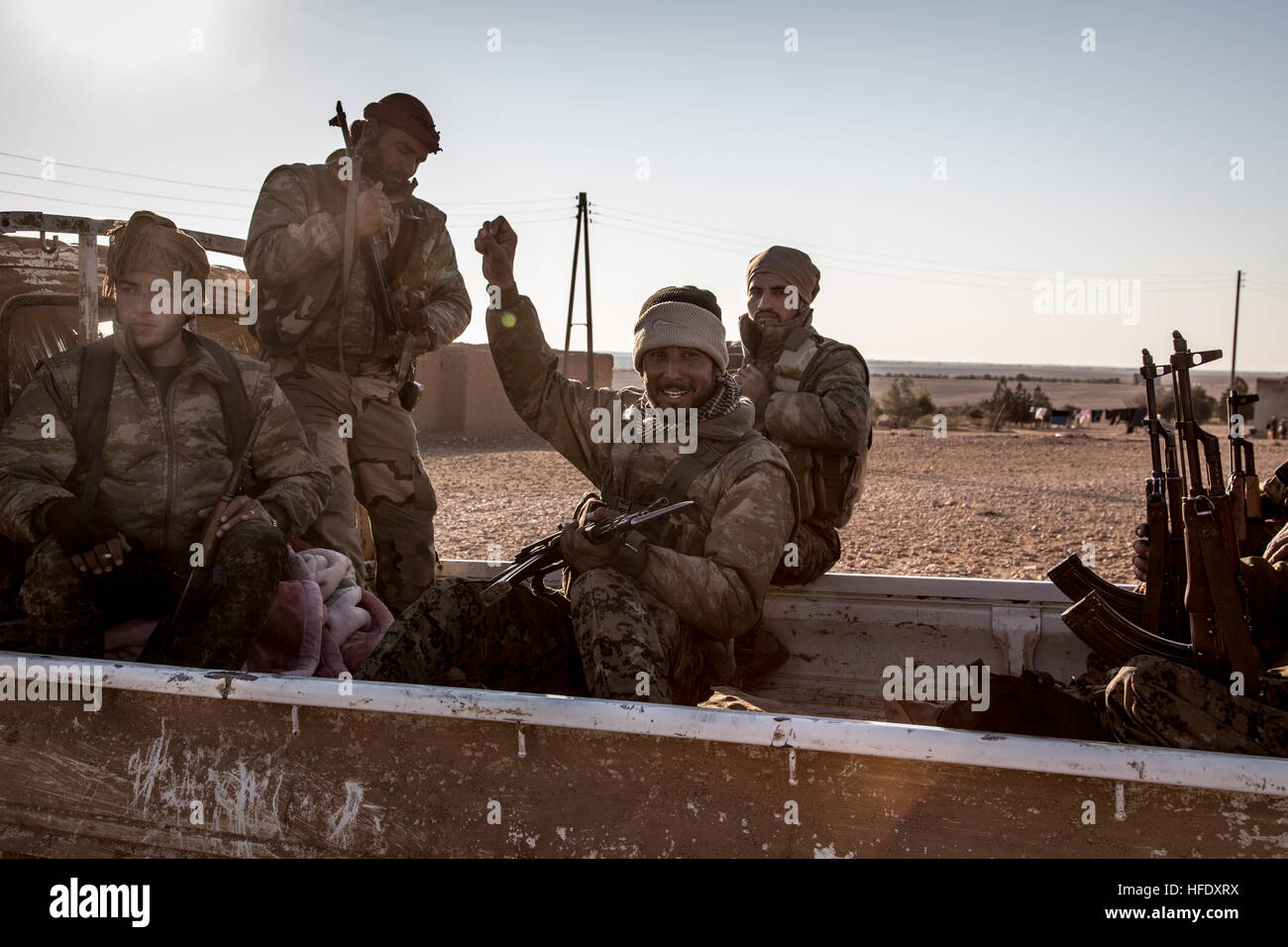 Isis fighters raqqa -Fotos und -Bildmaterial in hoher Auflösung – Alamy