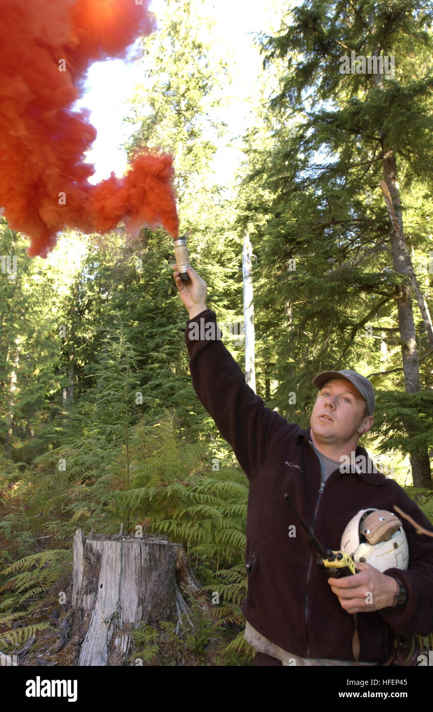 030926-N-6436W-004 Lyman, Wa. (Sept. 26, 2003)--Hospital Corpsman 2 ...