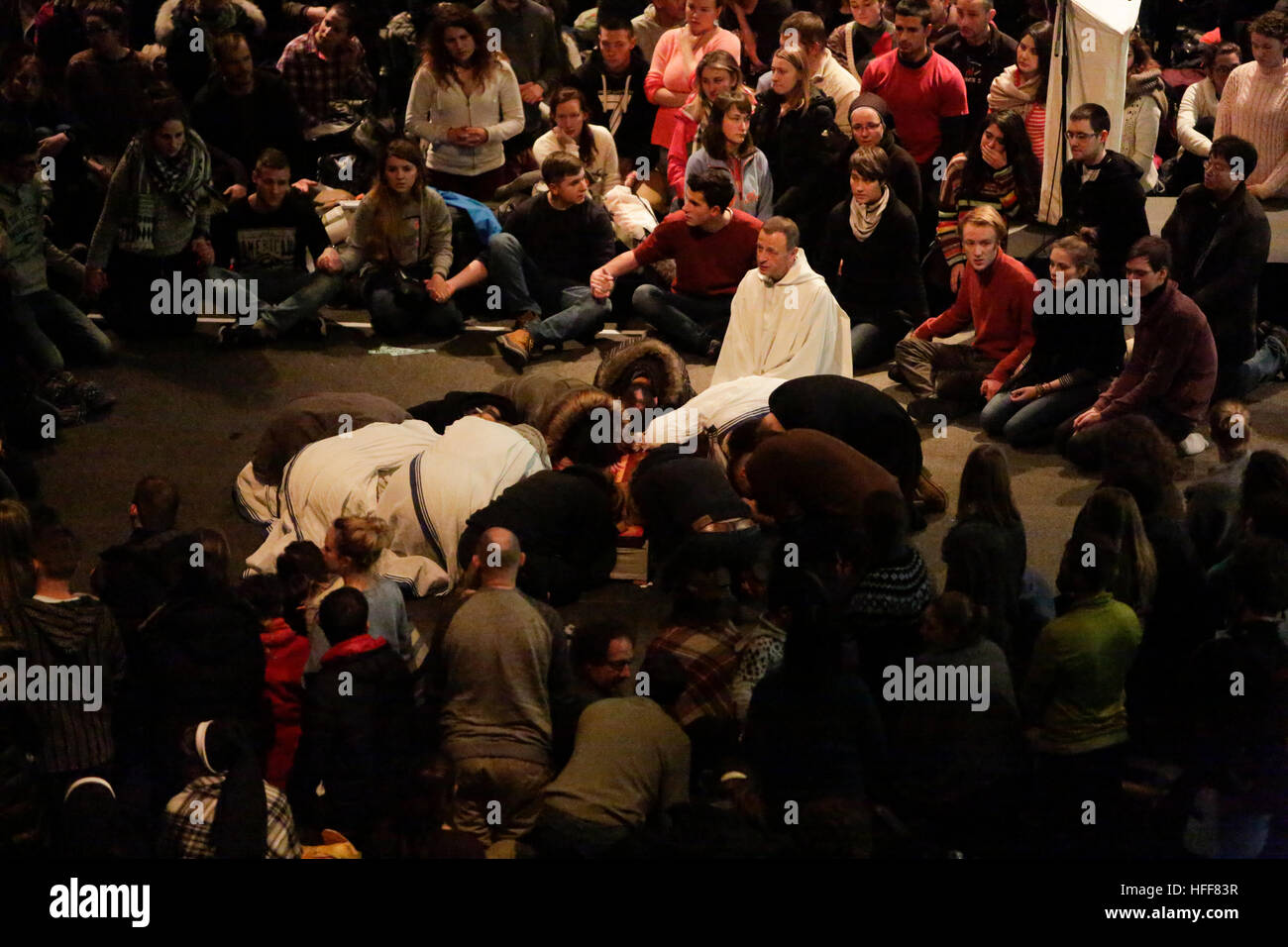 Taize kreuz -Fotos und -Bildmaterial in hoher Auflösung – Alamy