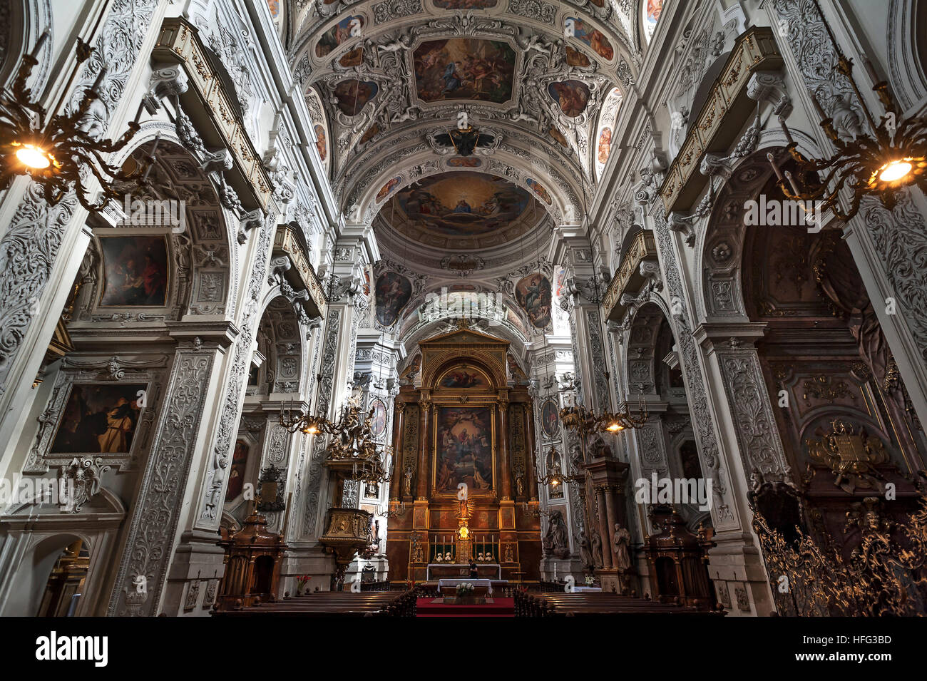 Barockkirche wien -Fotos und -Bildmaterial in hoher Auflösung – Alamy