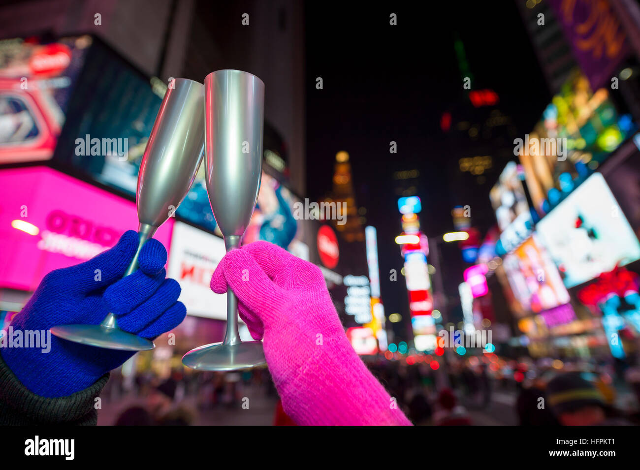 Times square new year party -Fotos und -Bildmaterial in hoher Auflösung ...