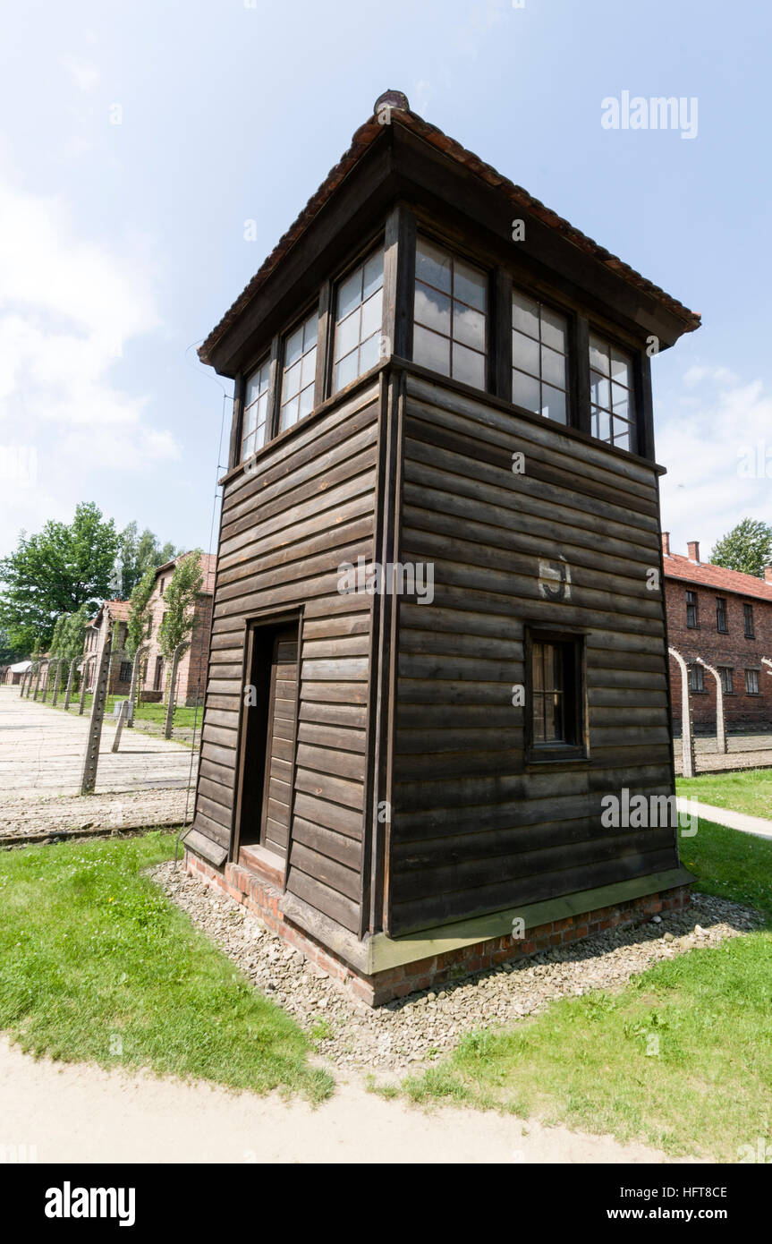 Einer der erhaltenen SS Nazi-guard Türme im KZ Auschwitz-Birkenau-Nazi ...