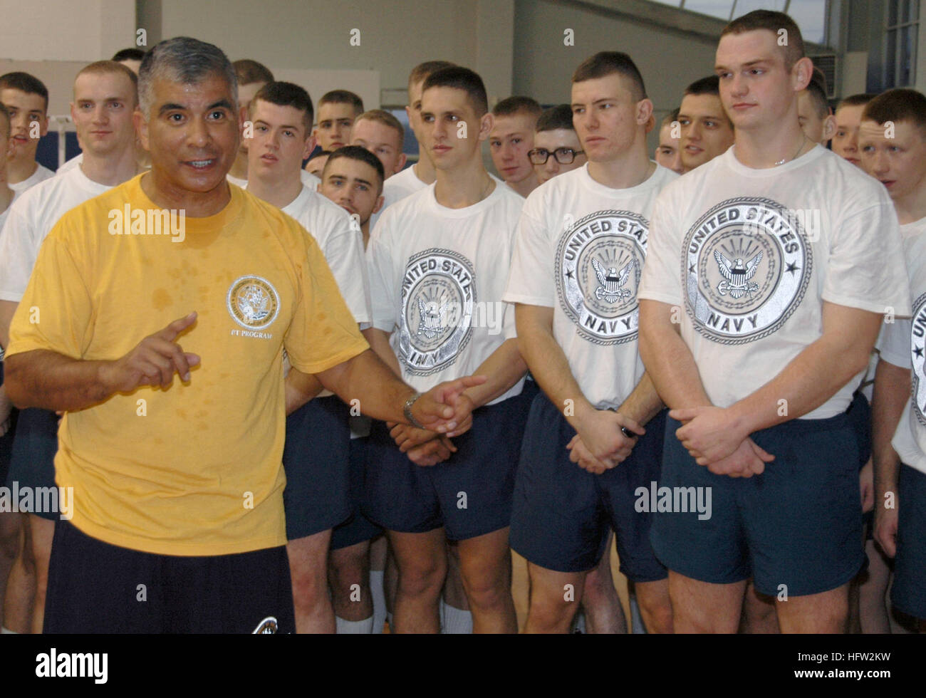 071108-N-8848T-076 GREAT LAKES, Illinois (8. November 2007) - Master ...