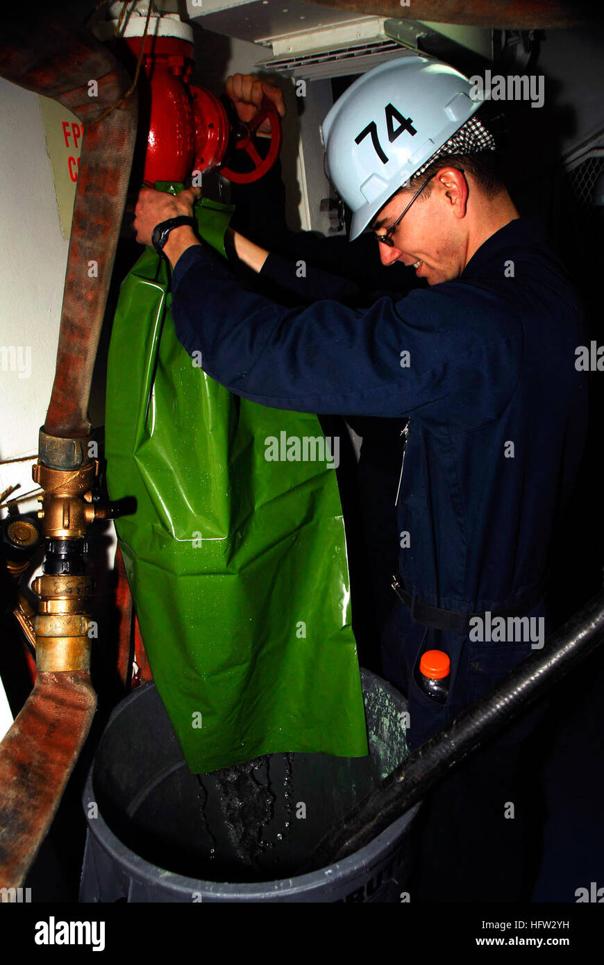 Waffenabteilung schadenskontrolle division -Fotos und -Bildmaterial in ...