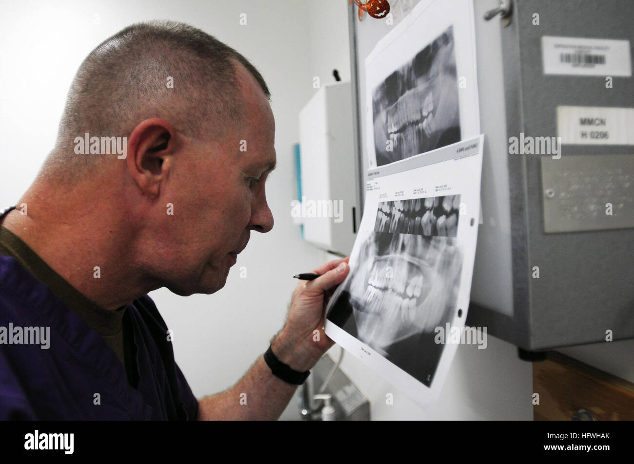 Seth michaud notfallmedizin und zahntechnik -Fotos und -Bildmaterial in ...