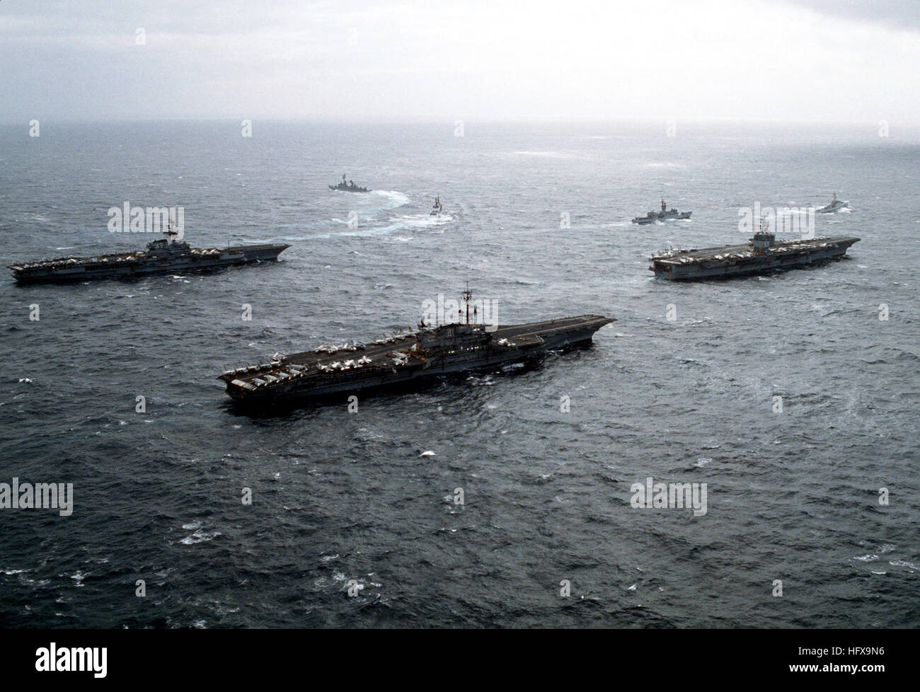 Uss coral sea cv 43 -Fotos und -Bildmaterial in hoher Auflösung - Seite ...