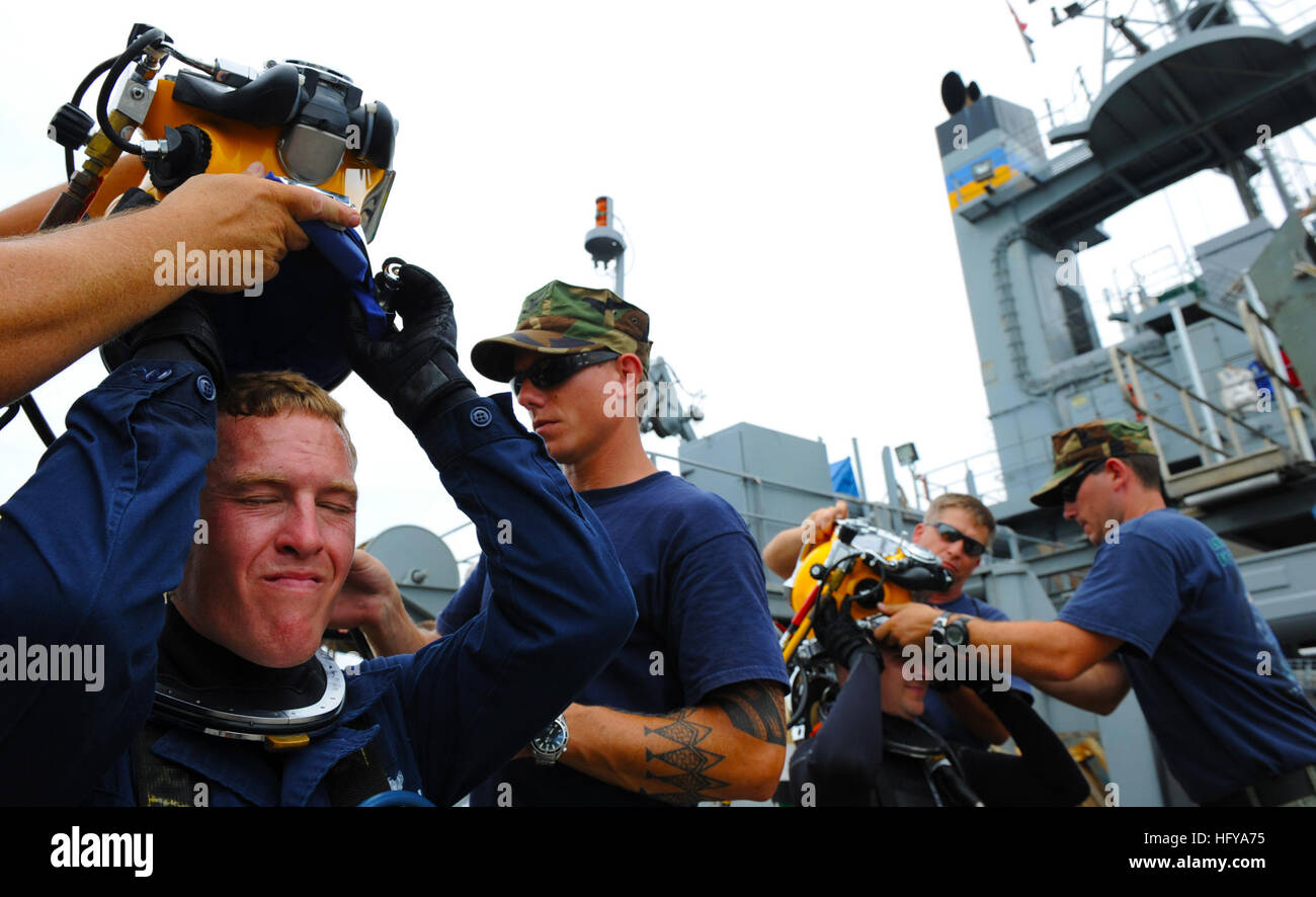 Navy divers kirby -Fotos und -Bildmaterial in hoher Auflösung – Alamy