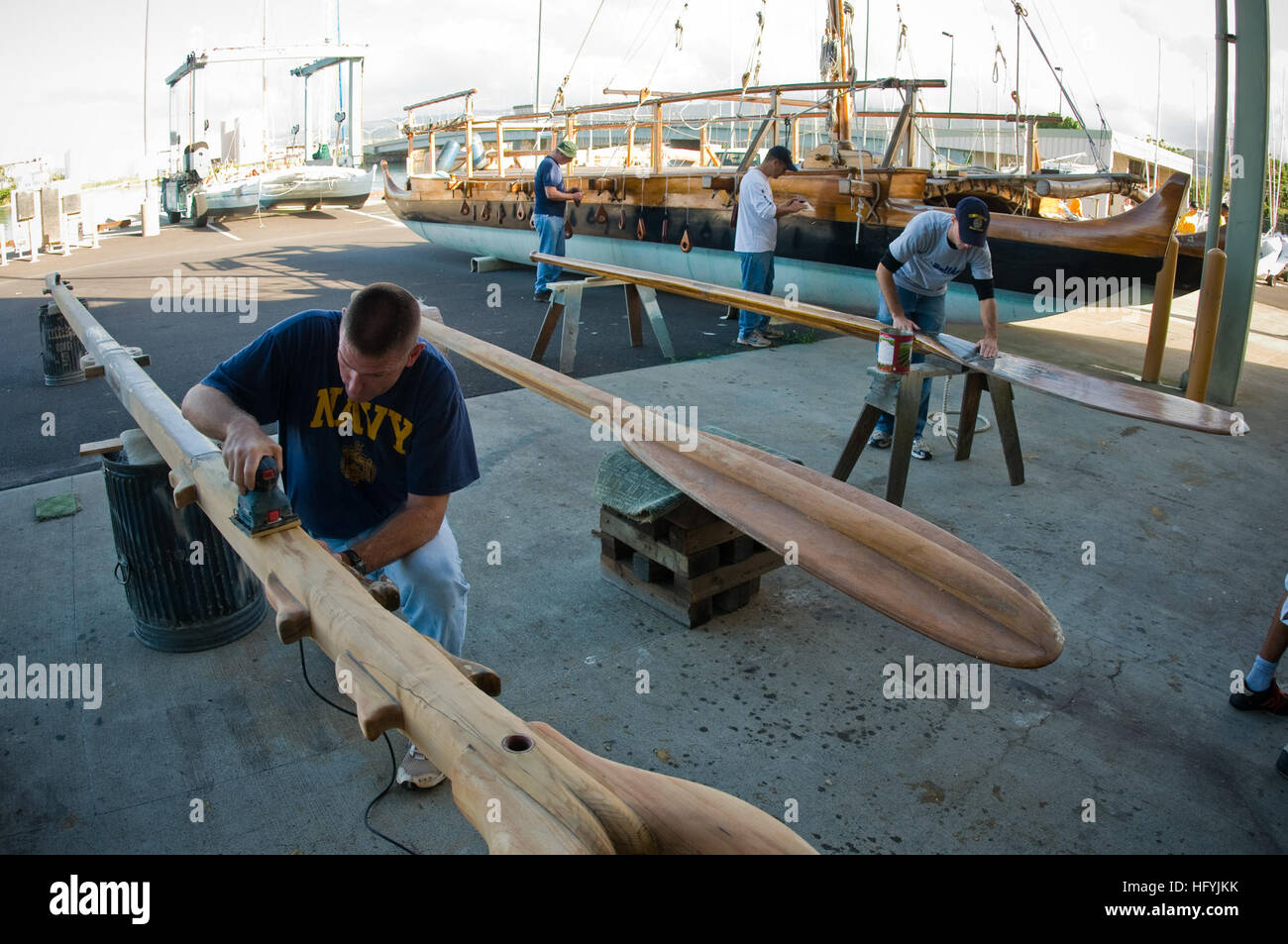 Polynesian sailing canoe -Fotos und -Bildmaterial in hoher Auflösung ...