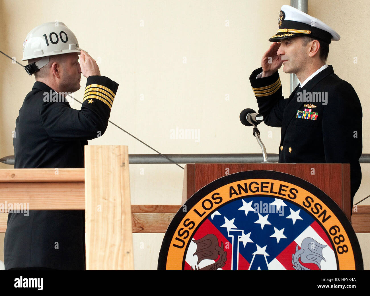 From Left U S Navy Capt Stockfotos und -bilder Kaufen - Alamy