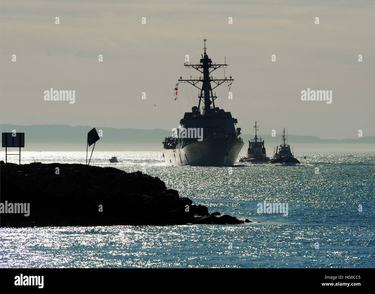 120109-N-YM863-034 SEAL BEACH, Kalifornien (9. Januar 2012) die Arleigh ...
