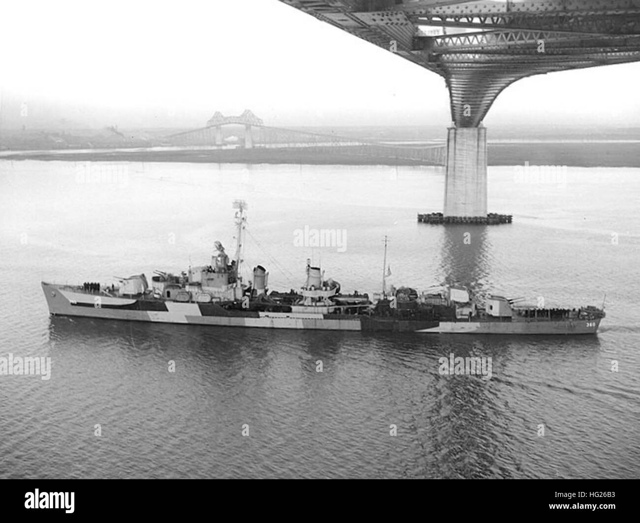 USS Phelps (DD-360) aus der Charleston Navy Yard, South Carolina, über ...