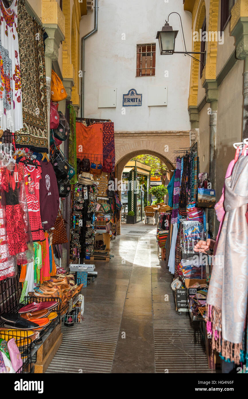 Shopping Tourist Bazar Bazaar Stockfotos & Shopping Tourist Bazar ...