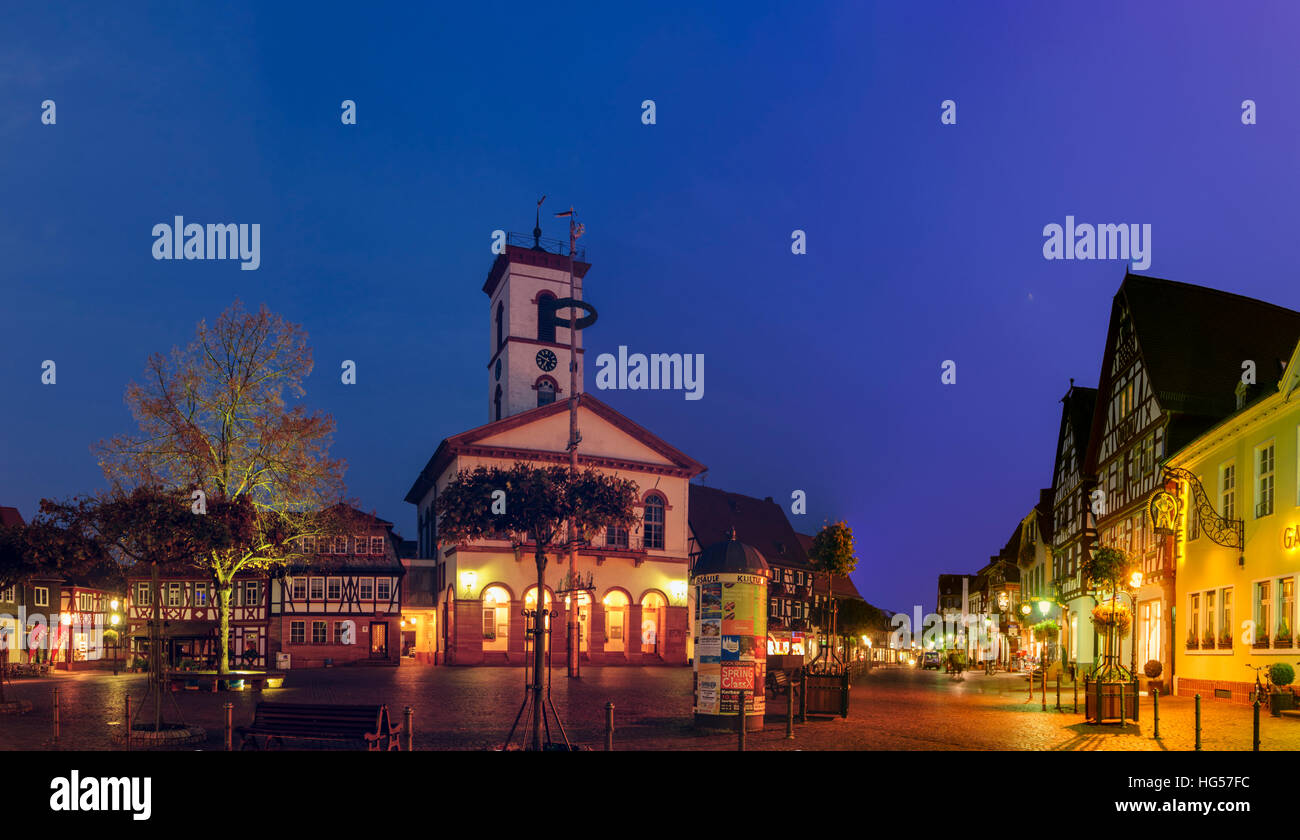 Seligenstadt: Rathaus auf dem Marktplatz, Hessen, Hessen, Deutschland ...