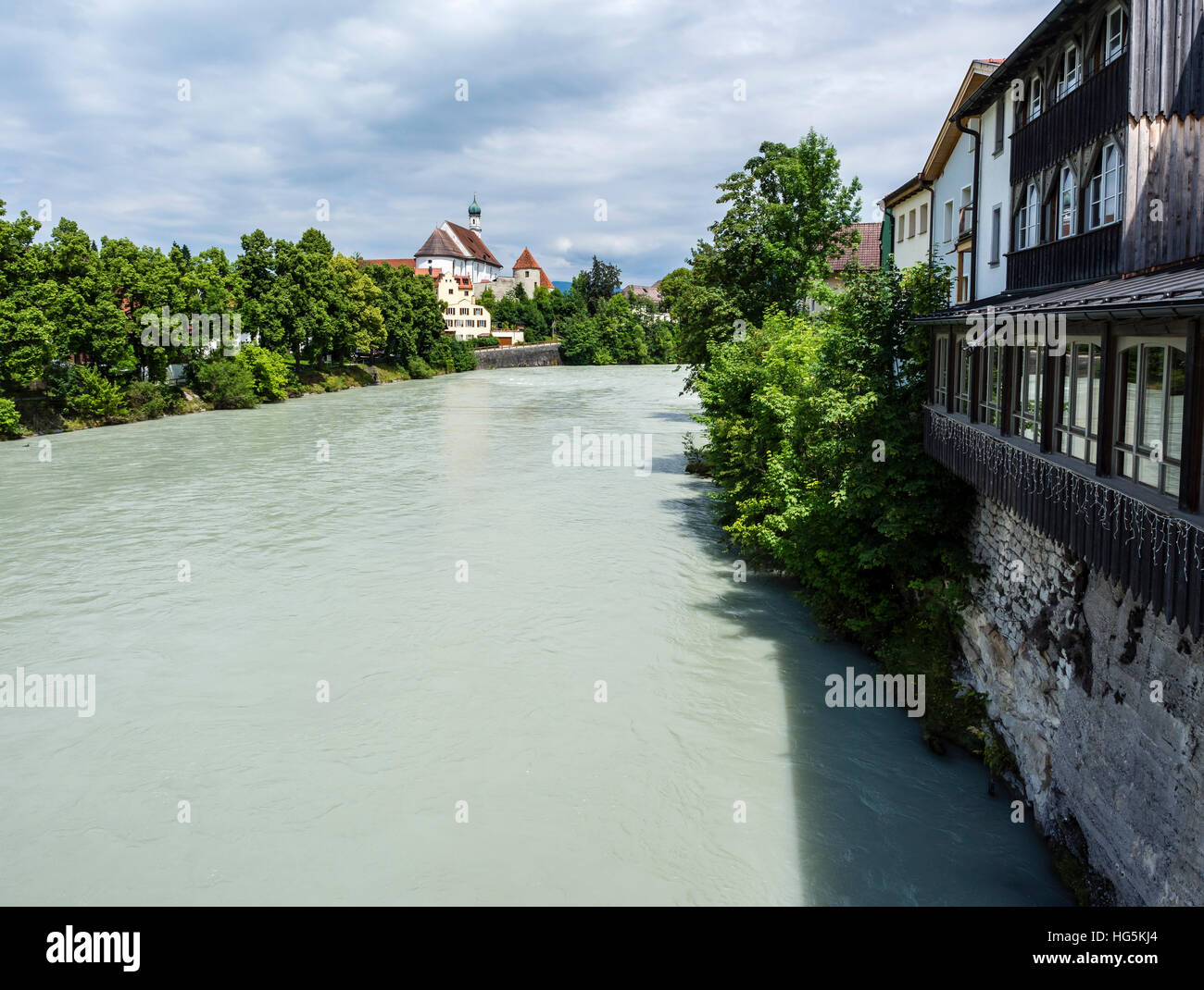 Franziskanerkloster am Fluss Lech, Füssen, Füssen, Bayern, Deutschland ...