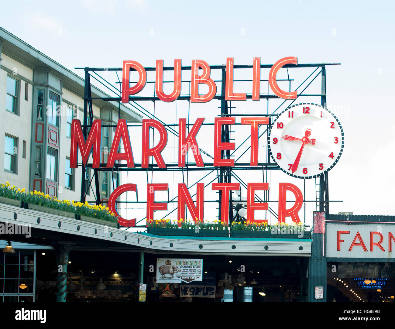 Public market center sign -Fotos und -Bildmaterial in hoher Auflösung ...