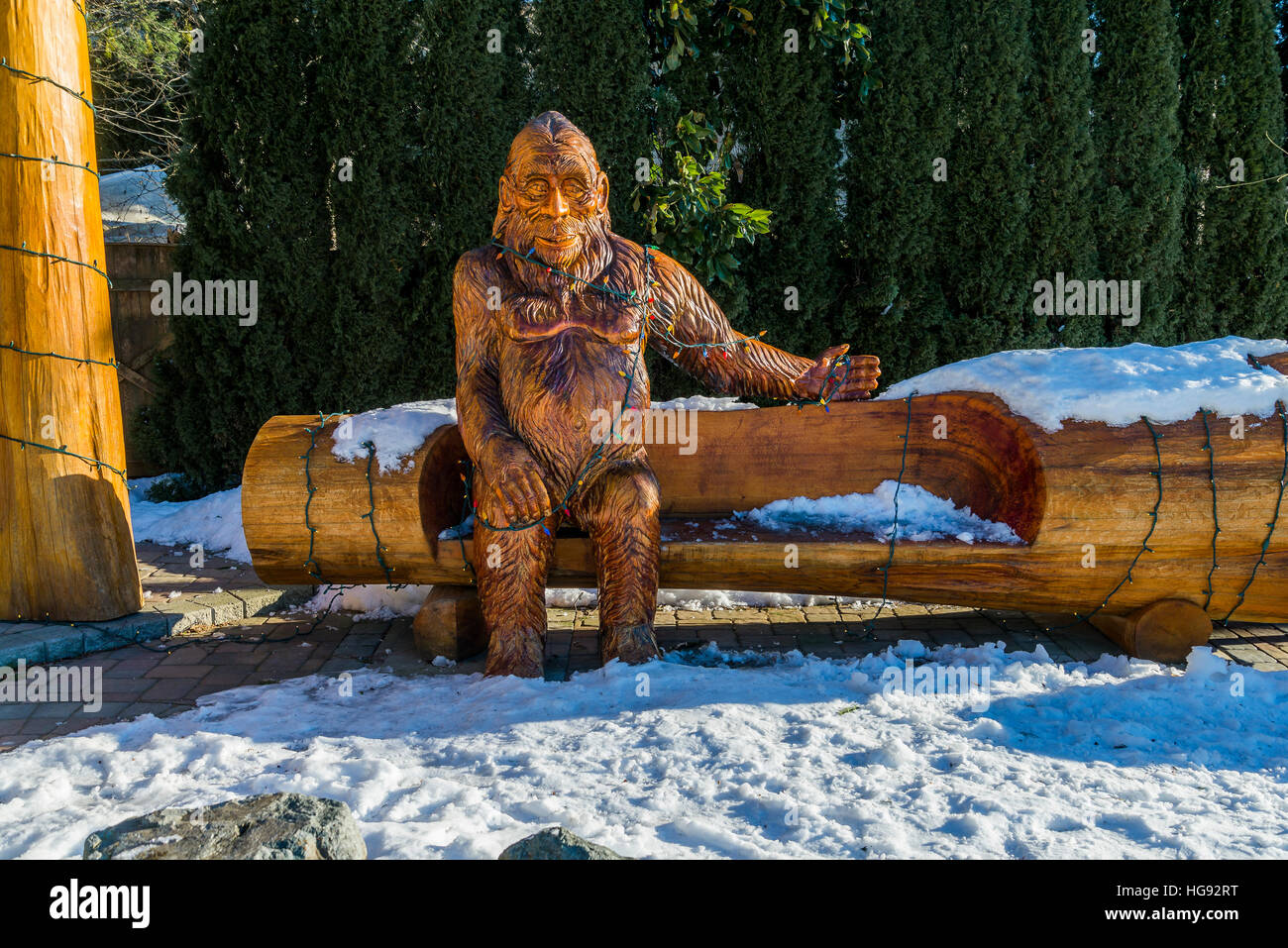 Geschnitzte holz sasquatch bank harrison hot springs britisch kolumbien ...