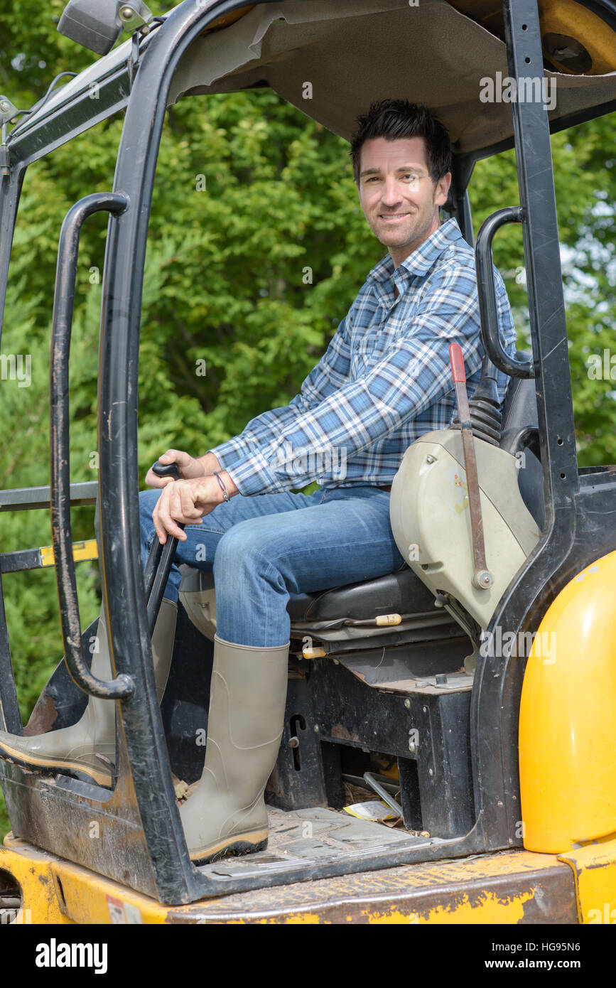 Baggerfahrer minibagger -Fotos und -Bildmaterial in hoher Auflösung – Alamy
