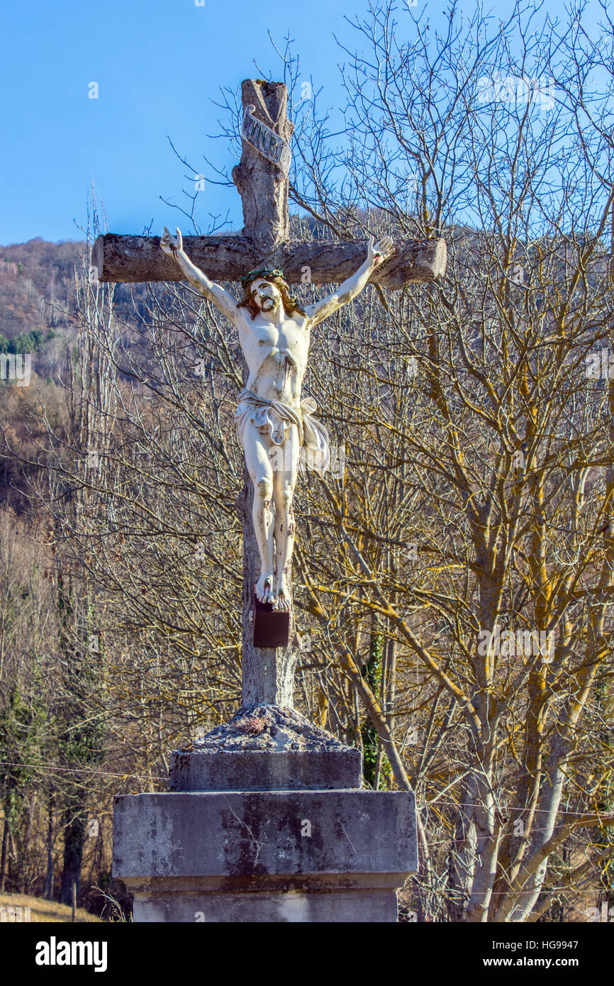 Statue jesus christ on cross -Fotos und -Bildmaterial in hoher Auflösung - Seite 2 - Alamy