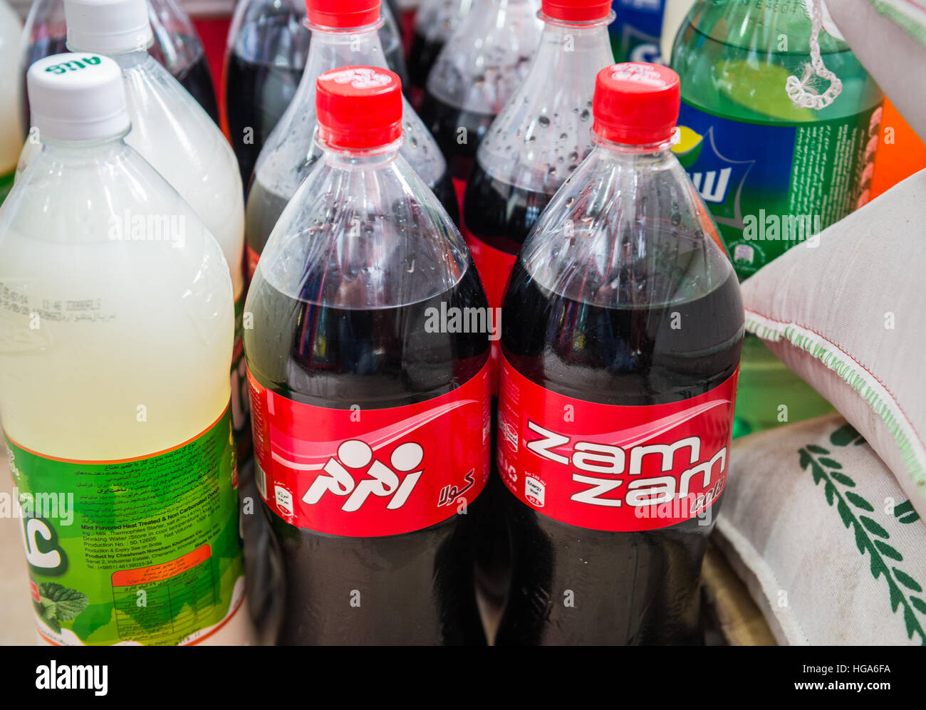 Zamzam cola -Fotos und -Bildmaterial in hoher Auflösung – Alamy