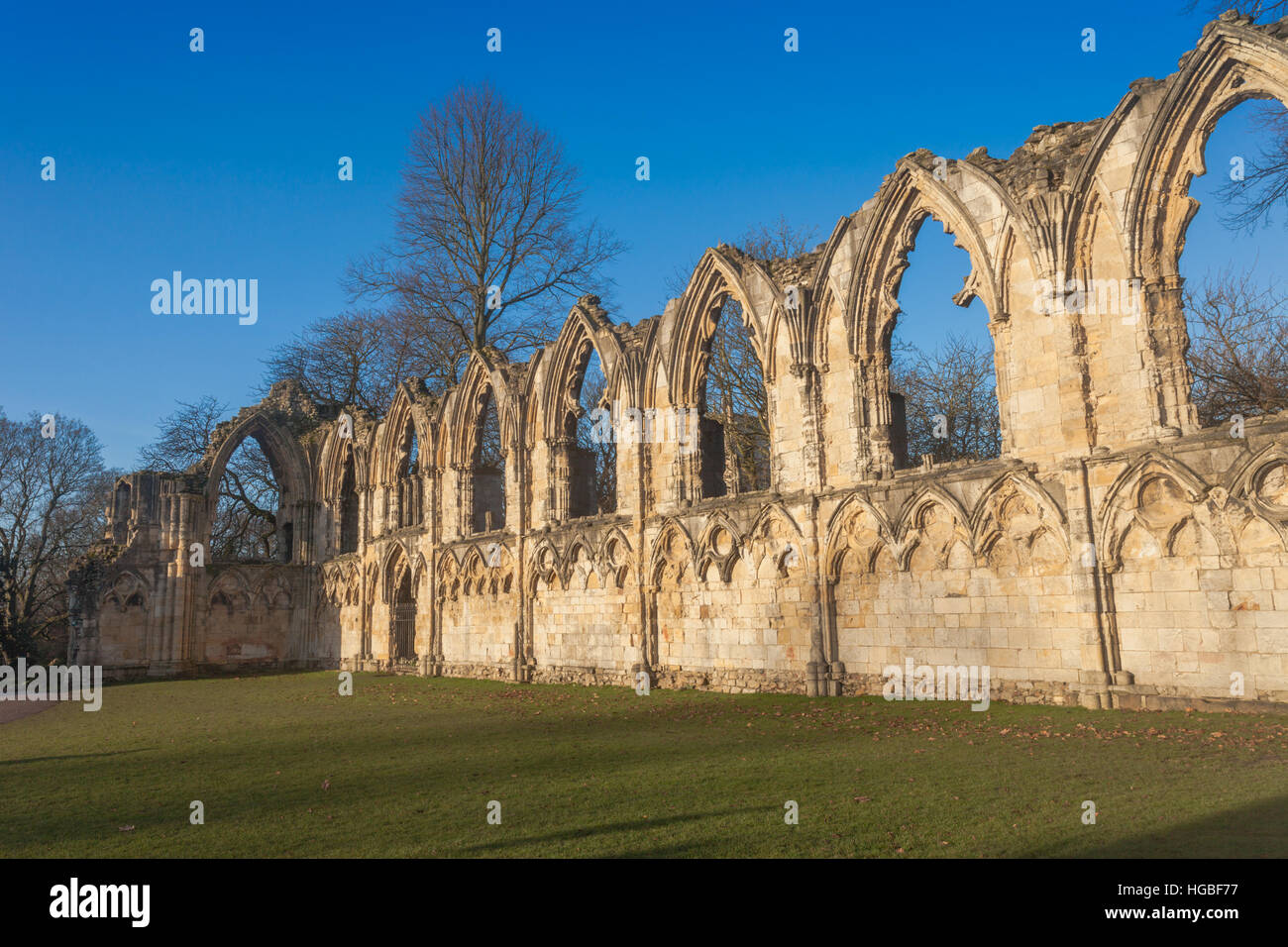 Gebäude torbogen -Fotos und -Bildmaterial in hoher Auflösung – Alamy