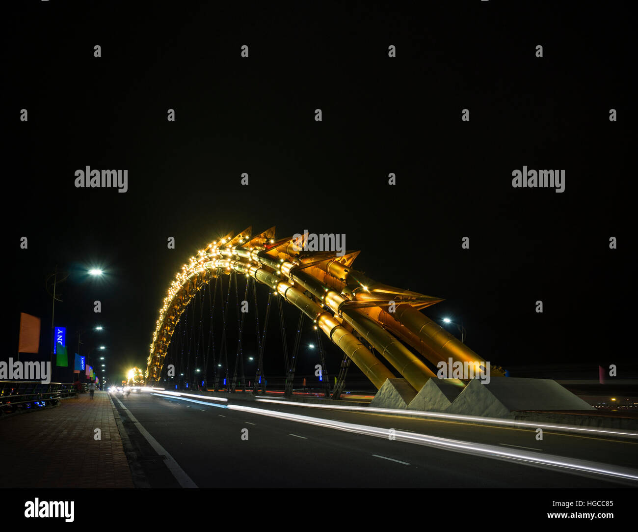 Dragon river bridge da nang vietnam -Fotos und -Bildmaterial in hoher ...