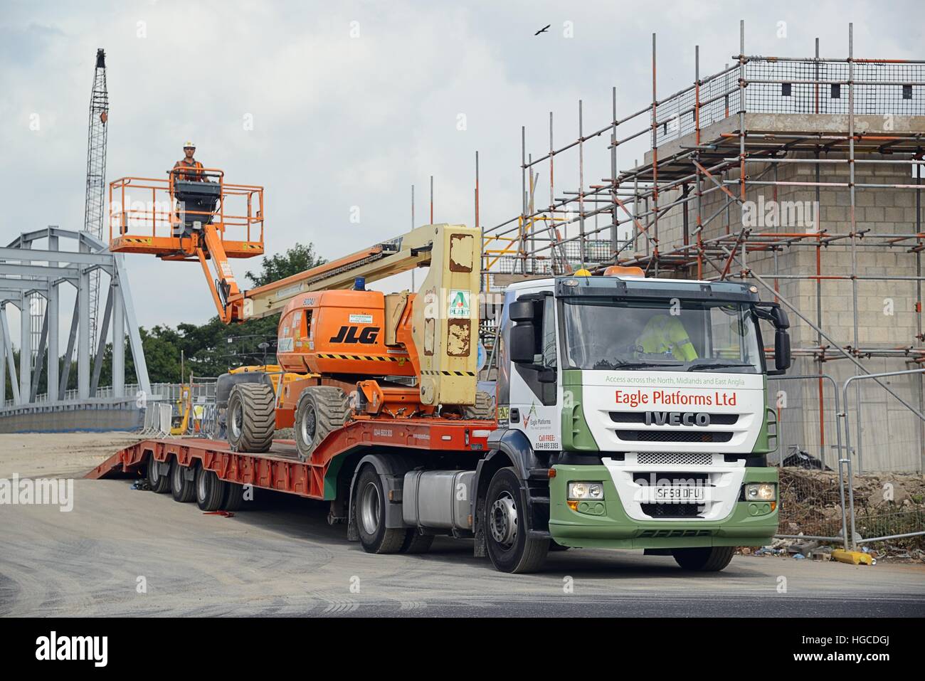 Gerüstbau lkw -Fotos und -Bildmaterial in hoher Auflösung – Alamy