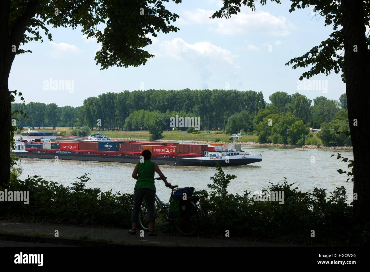 Düsseldorf benrath rhein -Fotos und -Bildmaterial in hoher Auflösung ...
