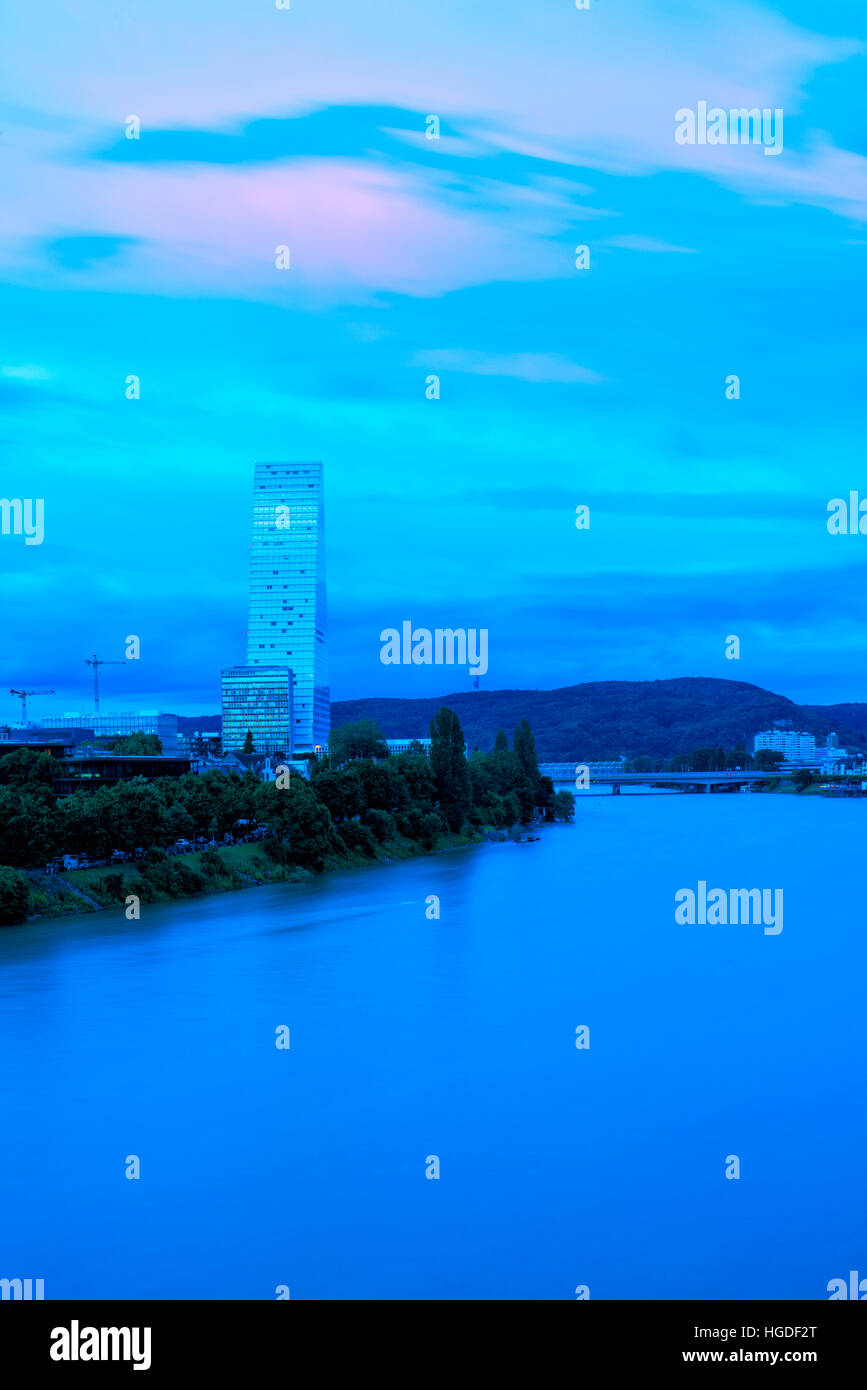 Roche tower basel -Fotos und -Bildmaterial in hoher Auflösung – Alamy