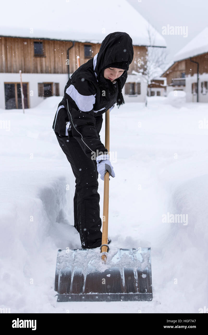 Schnee Klebt An Schneeschaufel