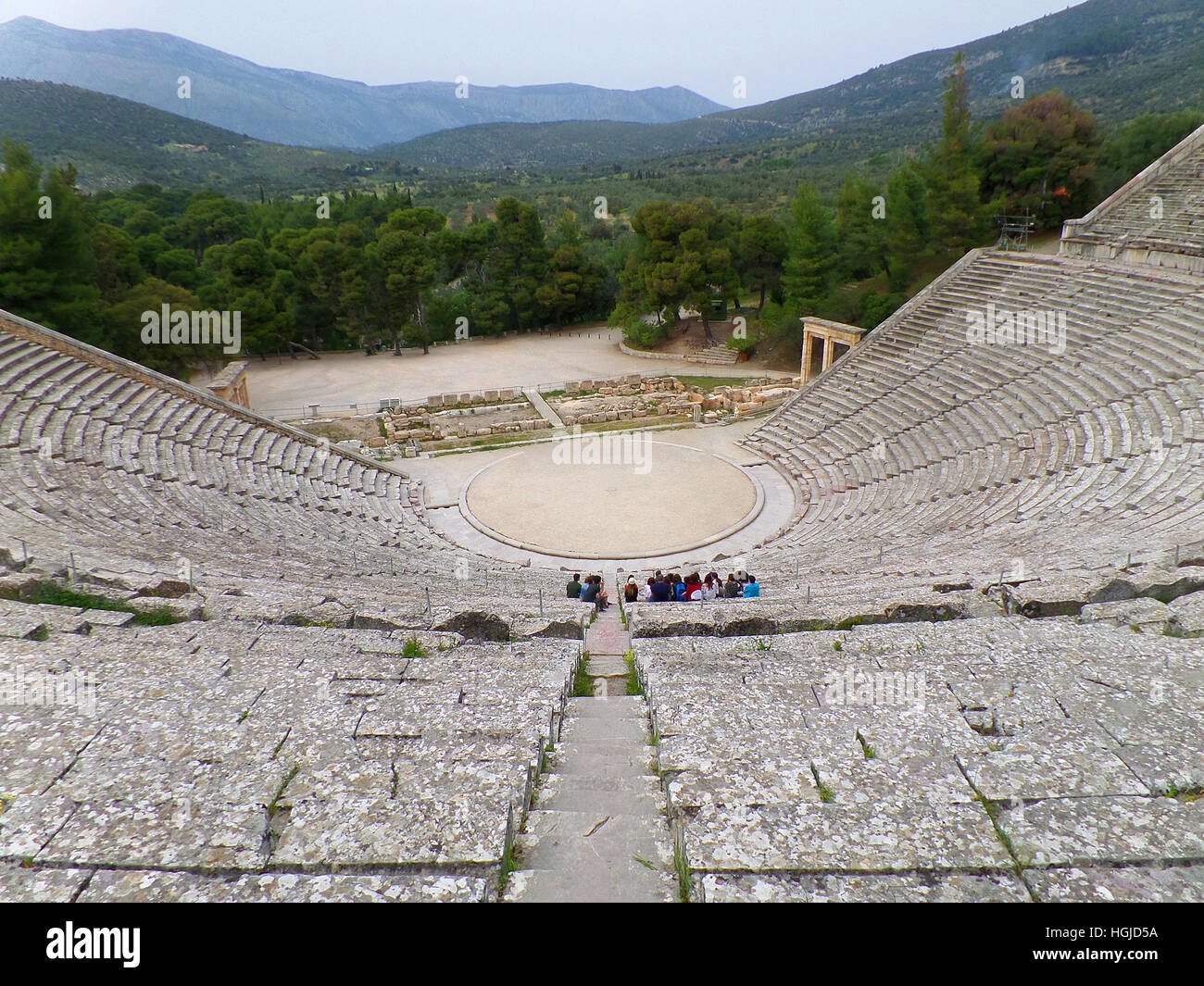 Atemberaubende Aussicht auf das antike Theater von Epidaurus zum UNESCO ...