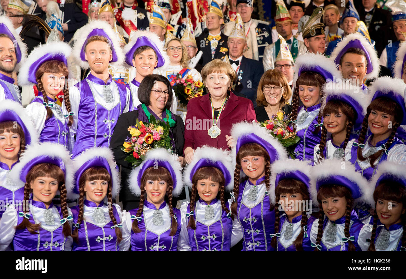 Karneval angela merkel -Fotos und -Bildmaterial in hoher Auflösung – Alamy