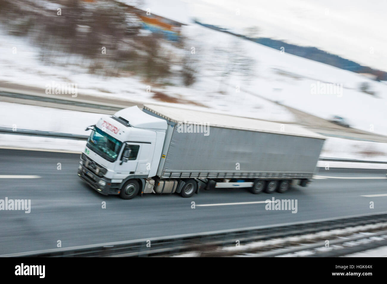 LKW auf deutschen Autobahnen, Bayern Stockfotografie - Alamy