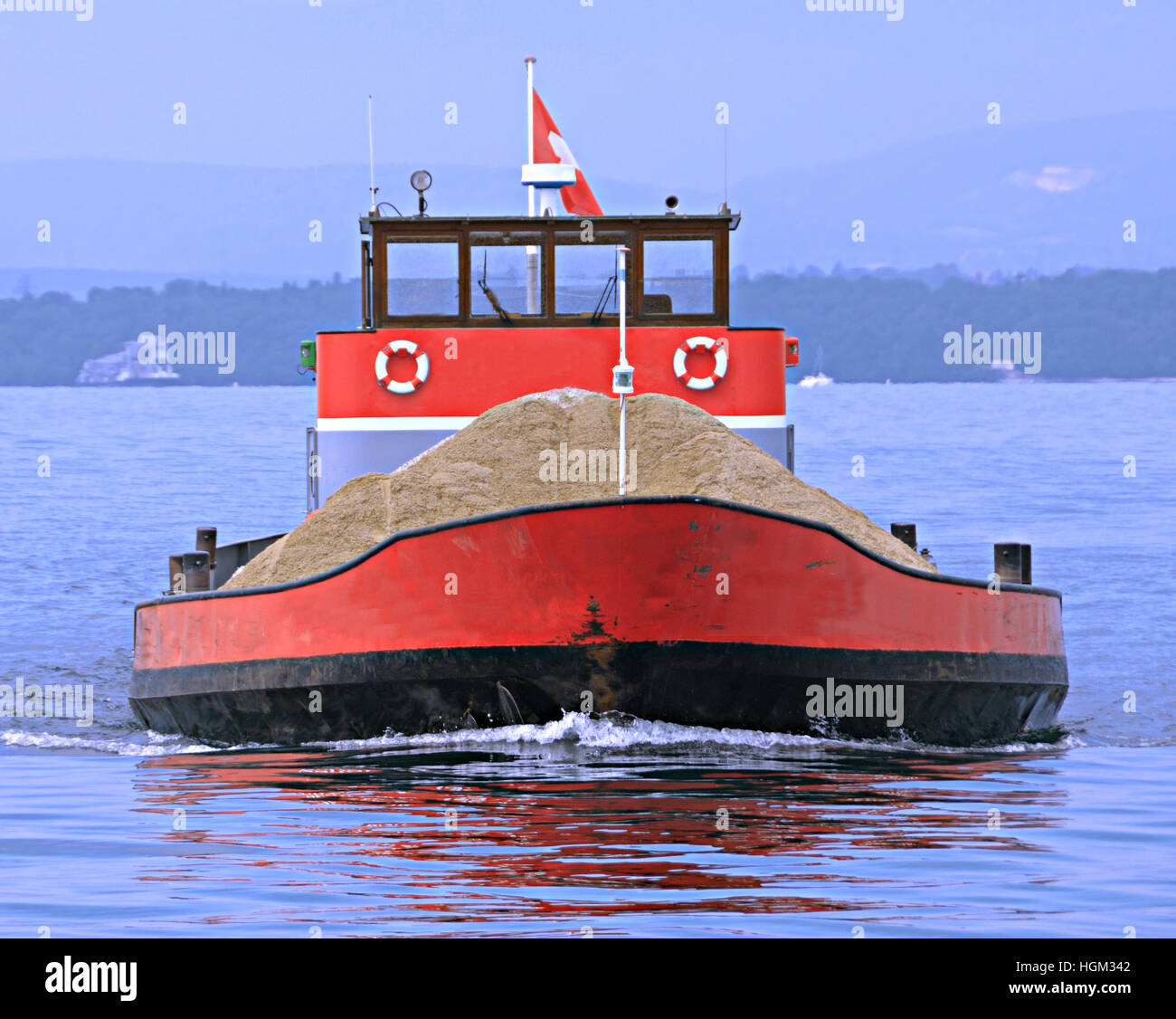 Frachter auf dem wasser Stockfotos und -bilder Kaufen - Alamy