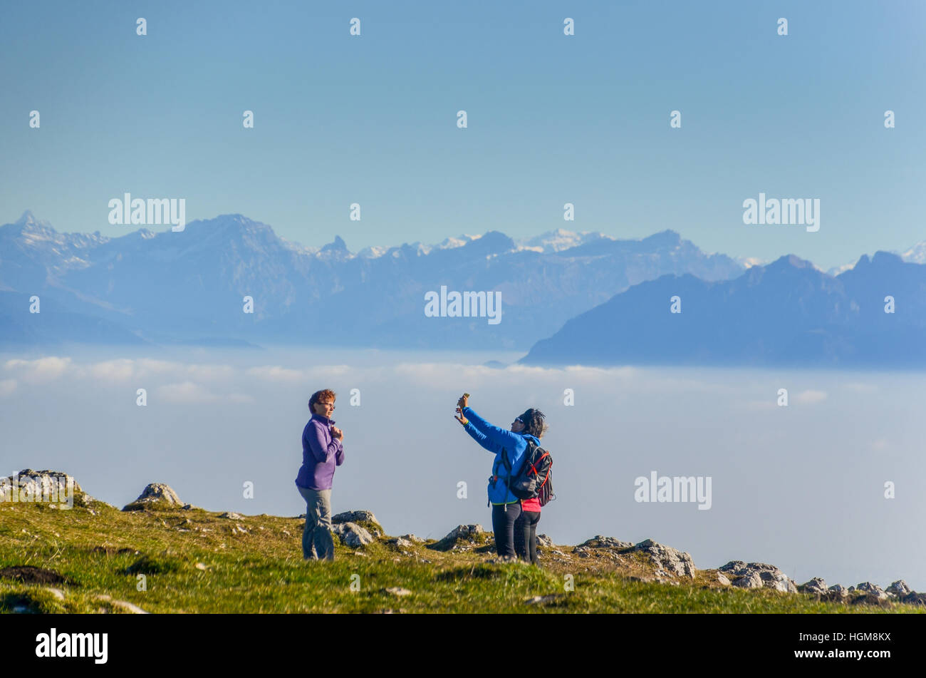 Wanderer berge panorama -Fotos und -Bildmaterial in hoher Auflösung – Alamy
