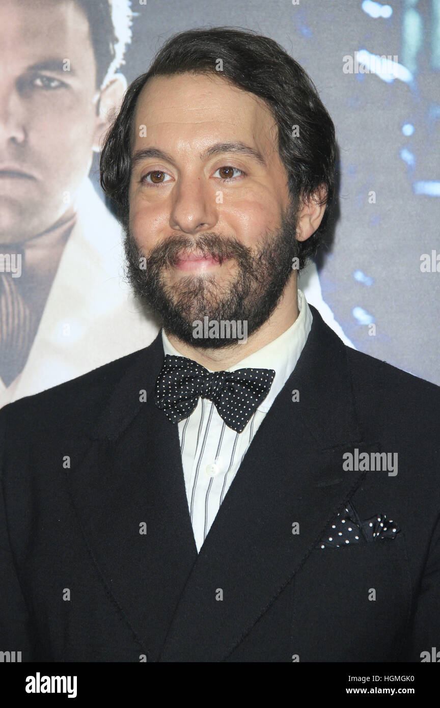 Oleg in 2 broke girls -Fotos und -Bildmaterial in hoher Auflösung – Alamy