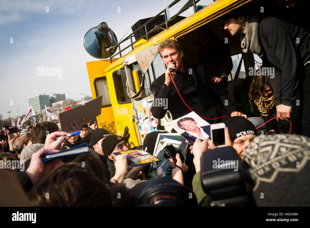 David Hasselhoff besucht Berlin im Jahr 2013 auf den Abriss eines Teils ...