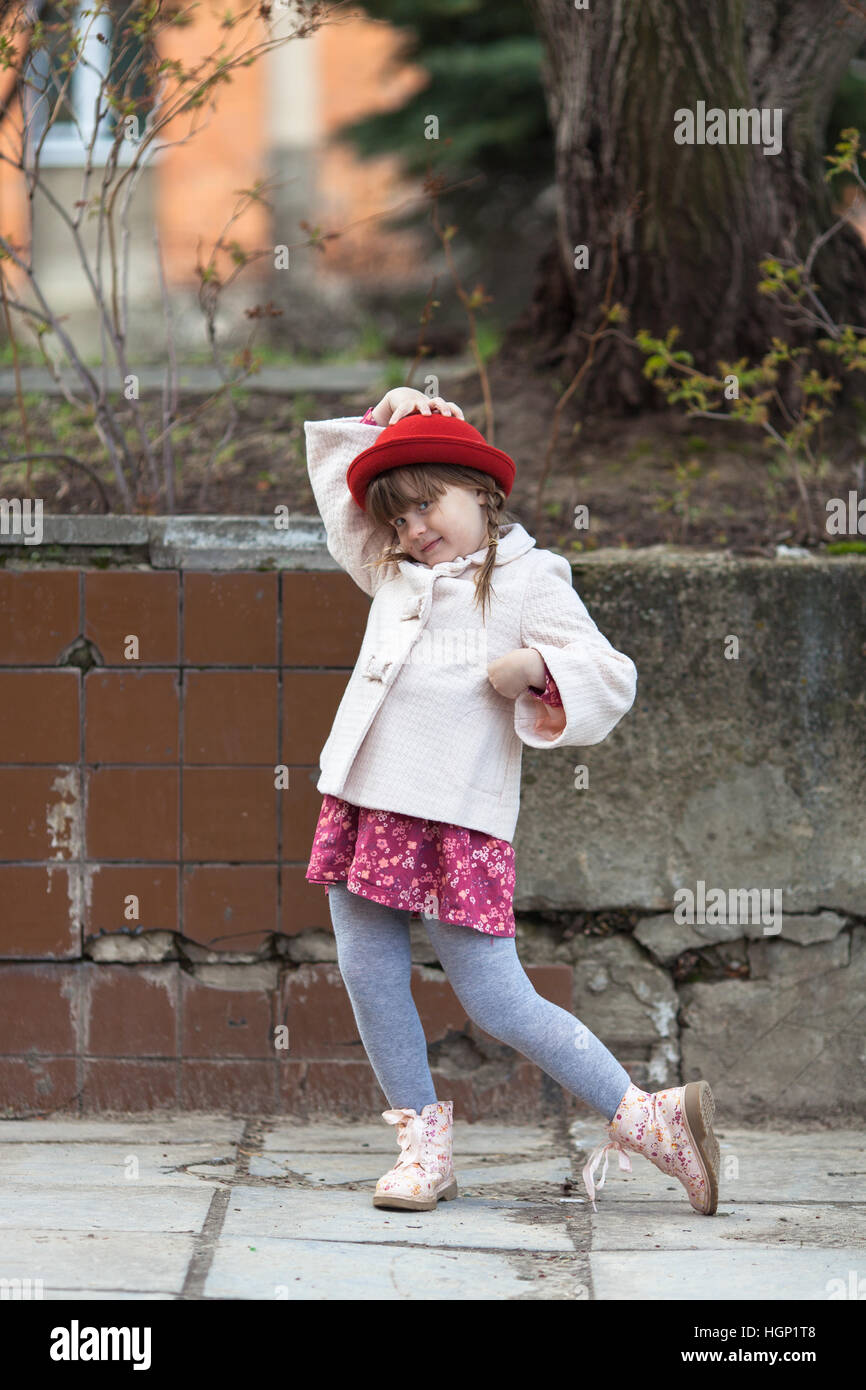 Ute child girl pigtails in -Fotos und -Bildmaterial in hoher Auflösung – Alamy