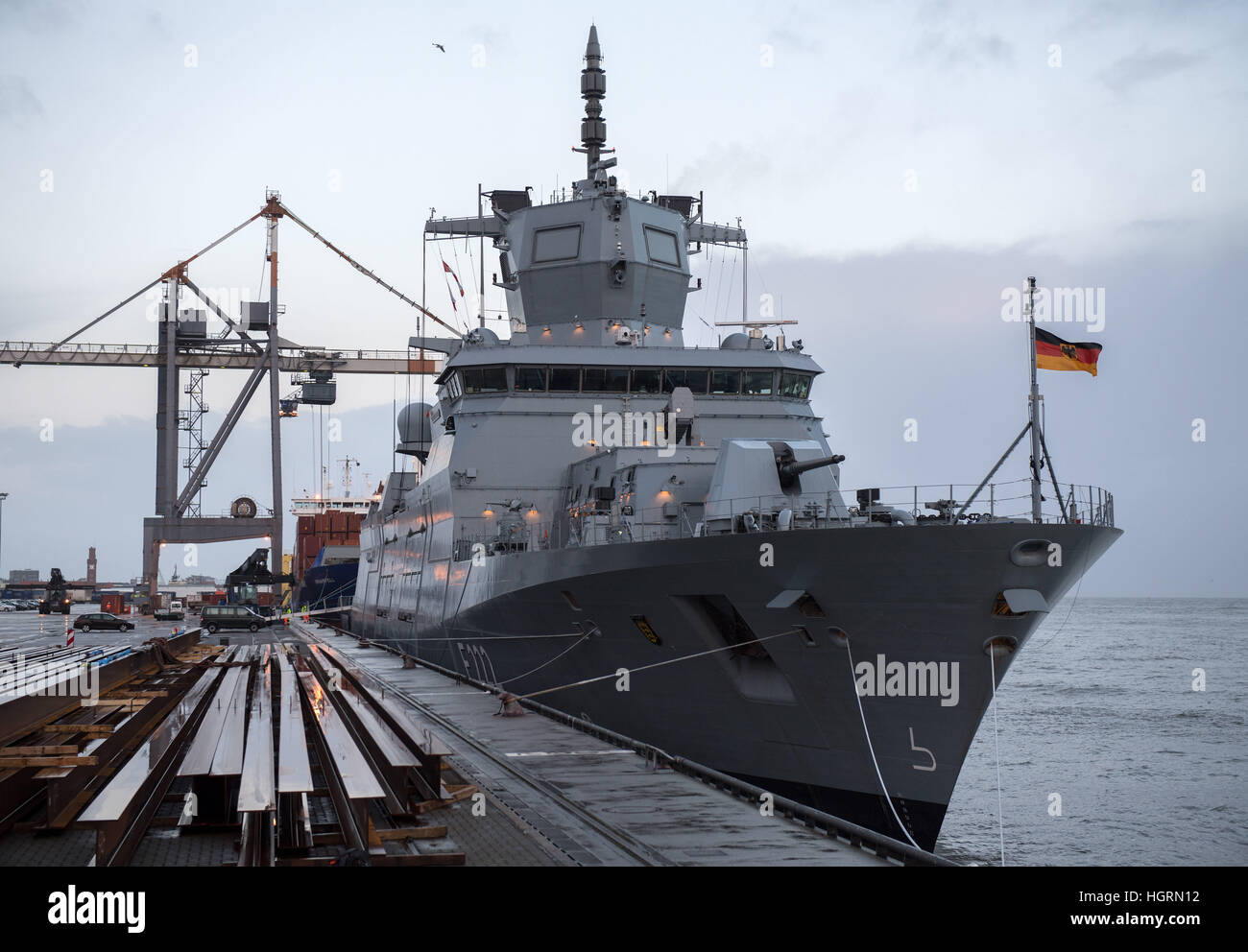 Fregatte marine f125 -Fotos und -Bildmaterial in hoher Auflösung – Alamy