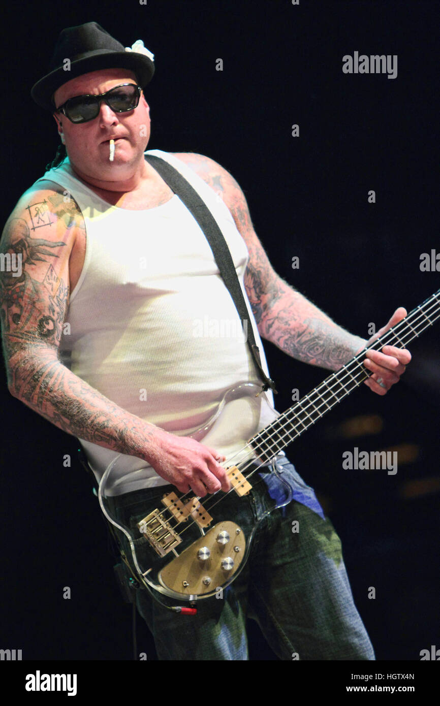 Sublime mit Rom's, Eric Wilson spielte Bass Stockfotografie - Alamy