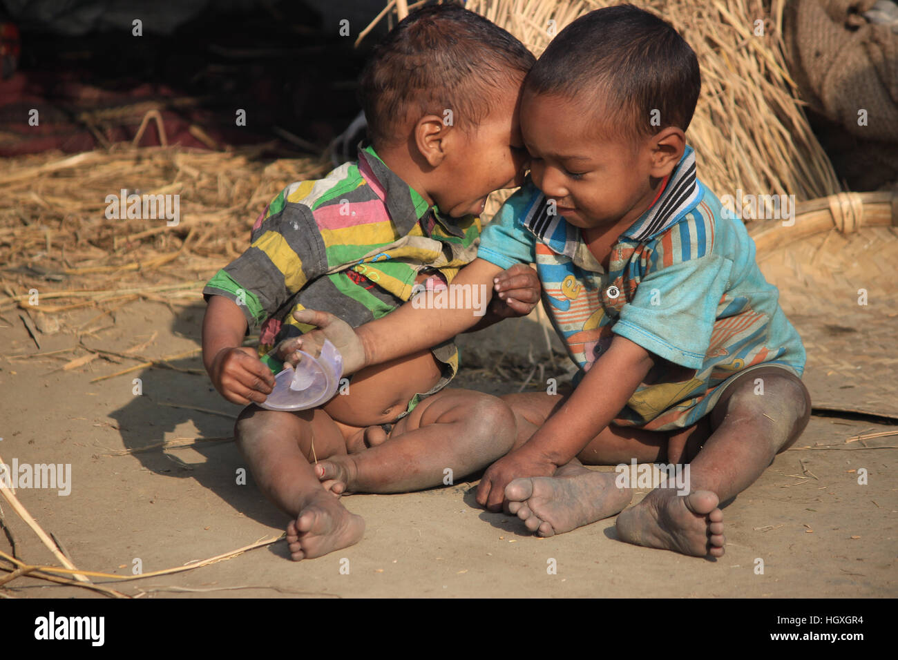 Obdachlose Kinder. Arme kleine vagabond Kinder in Indien ...