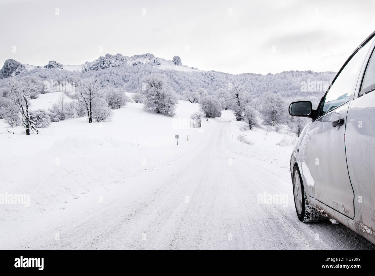 Fahren auf eis -Fotos und -Bildmaterial in hoher Auflösung – Alamy