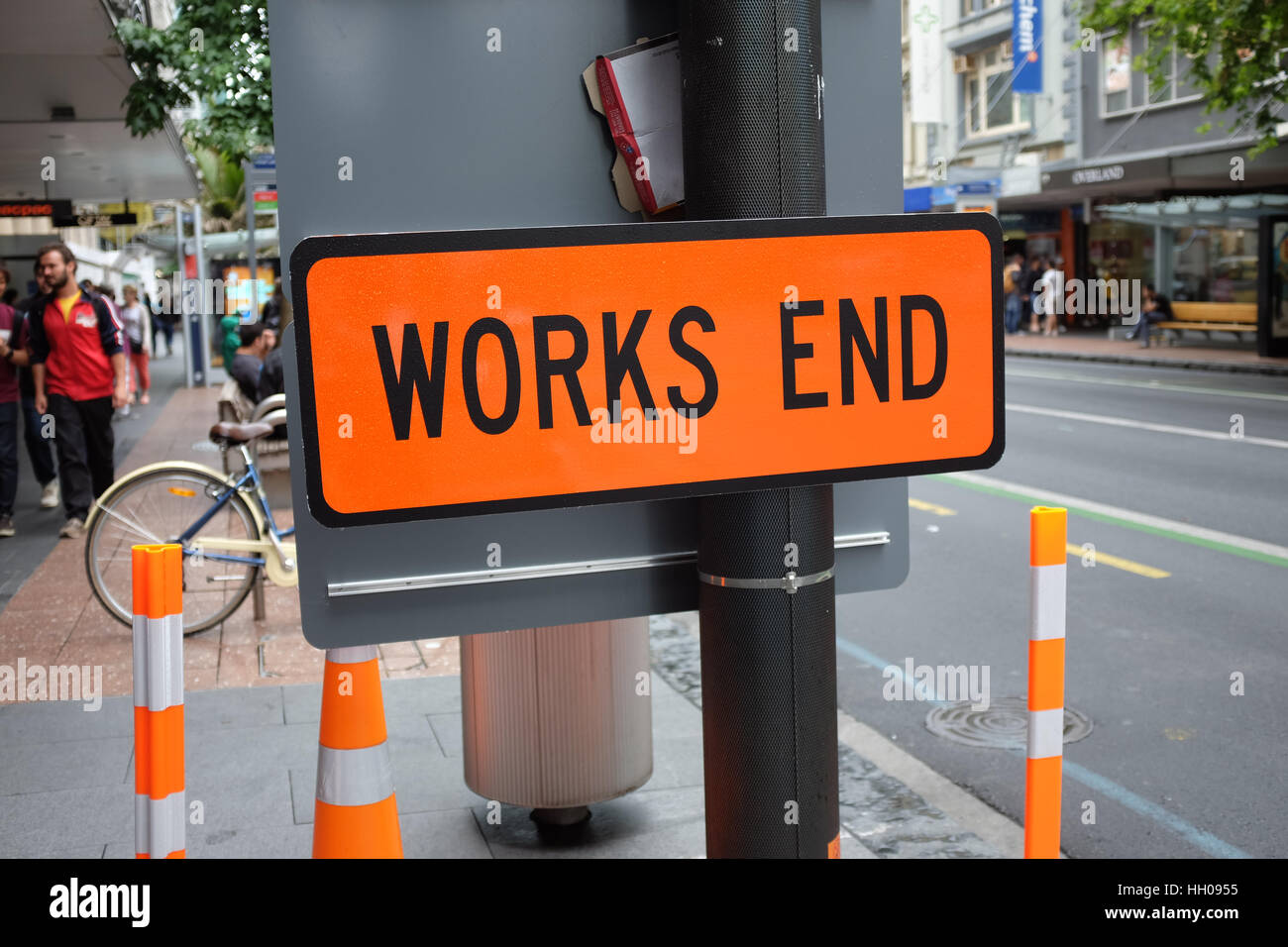 Works End Sign Stockfotos und -bilder Kaufen - Alamy