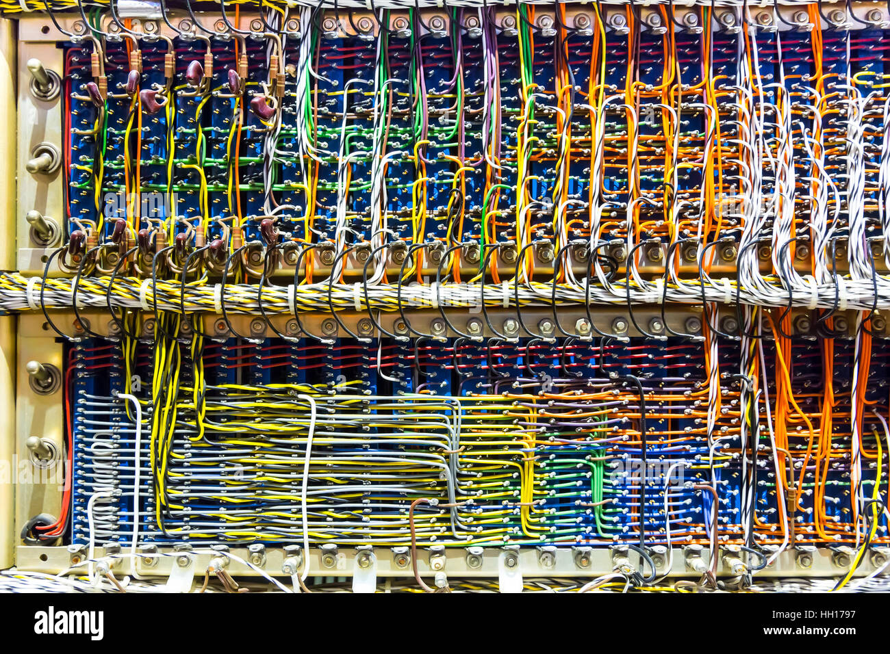 Old telephone switchboard cables -Fotos und -Bildmaterial in hoher ...