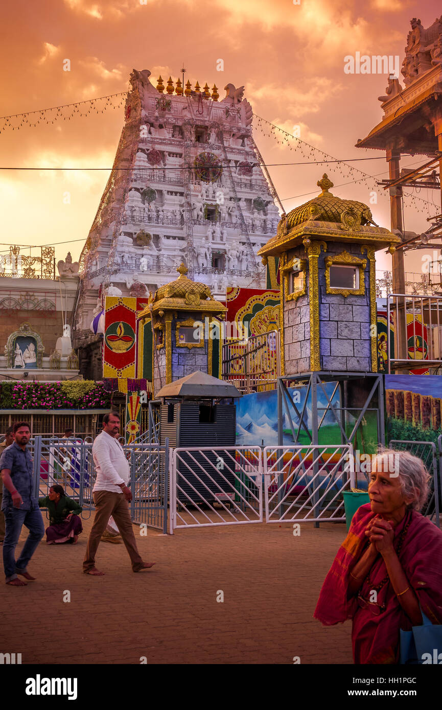 Tirumala tirupathi -Fotos und -Bildmaterial in hoher Auflösung – Alamy