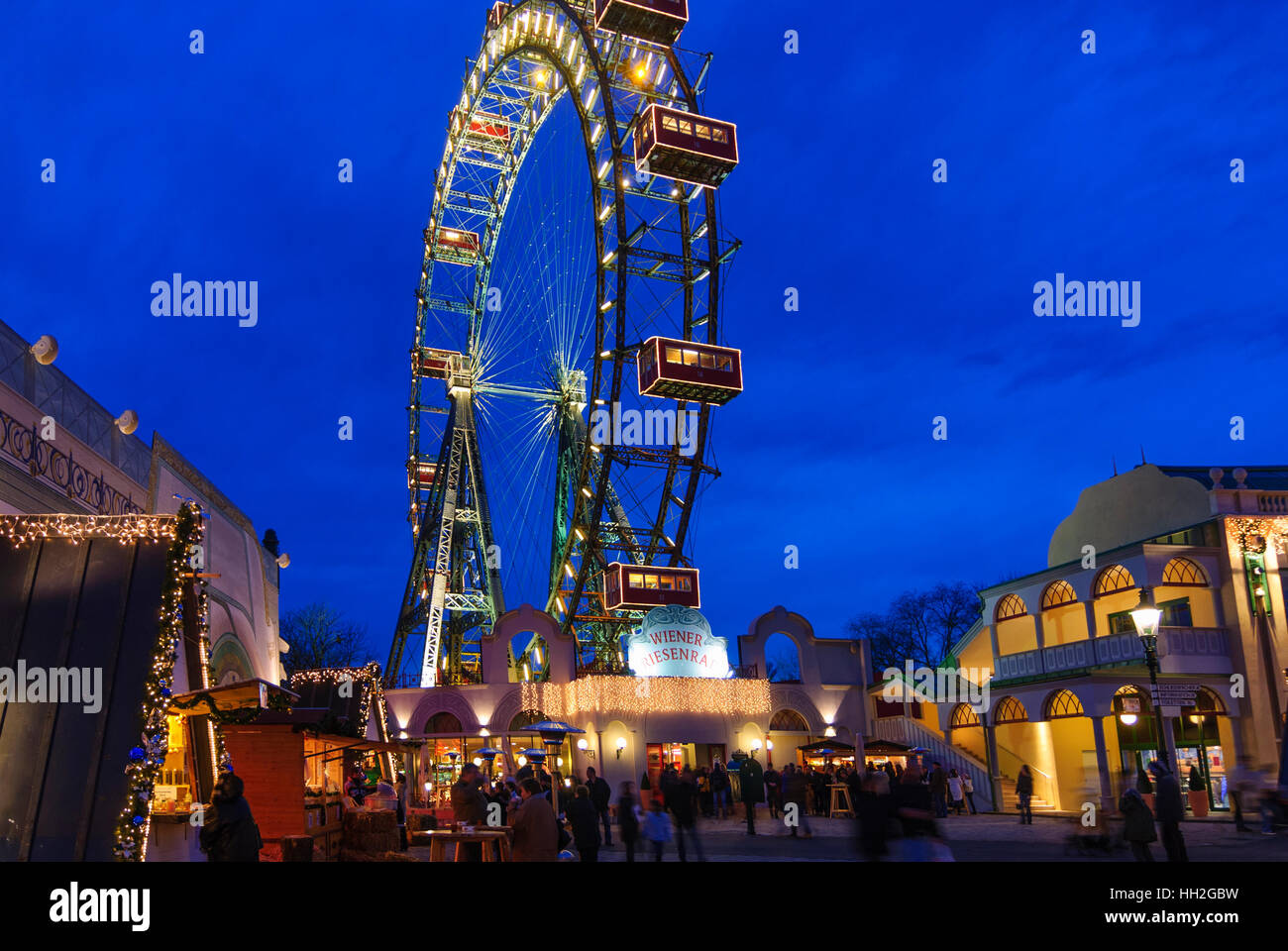 Wien, Wien: Prater; quadratische Riesenradplatz und Riesenrad mit ...