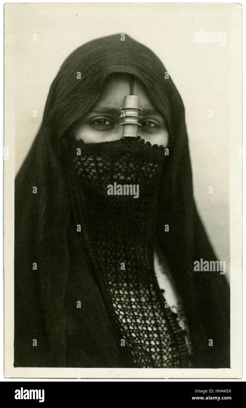 Veiled Burqa Stockfotos und -bilder Kaufen - Alamy