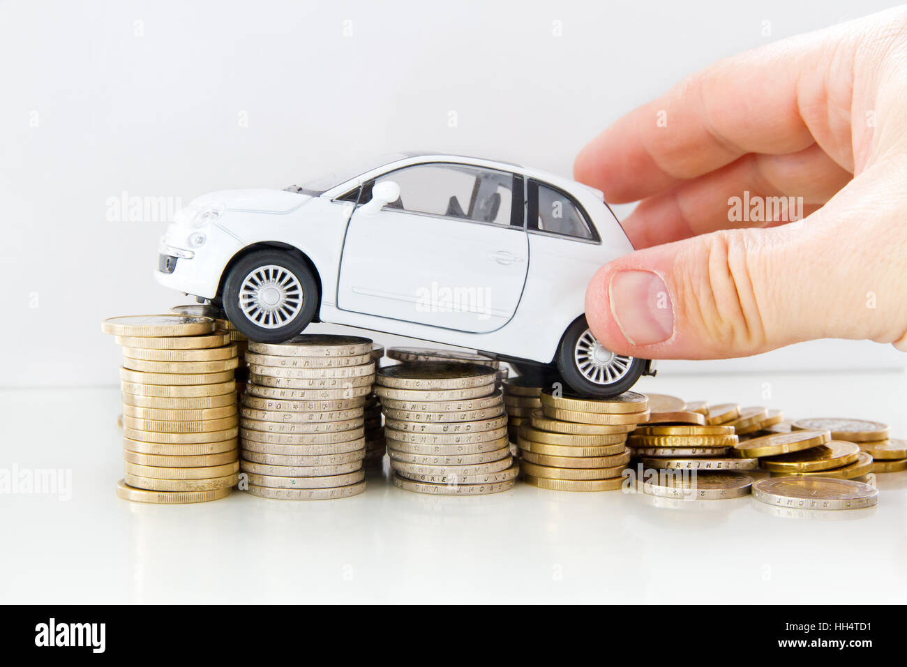 Geld kosten -Fotos und -Bildmaterial in hoher Auflösung – Alamy